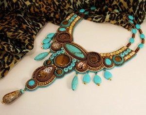 Beautiful embroidered jewelry by Anna Galash | Beads Magic