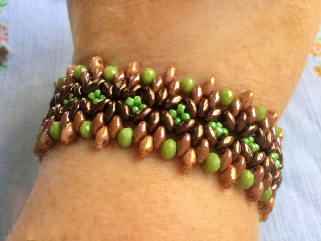 Free pattern for beaded bracelet Maple | Beads Magic
