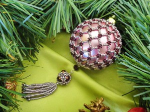Beautiful beaded Christmas Balls | Beads Magic